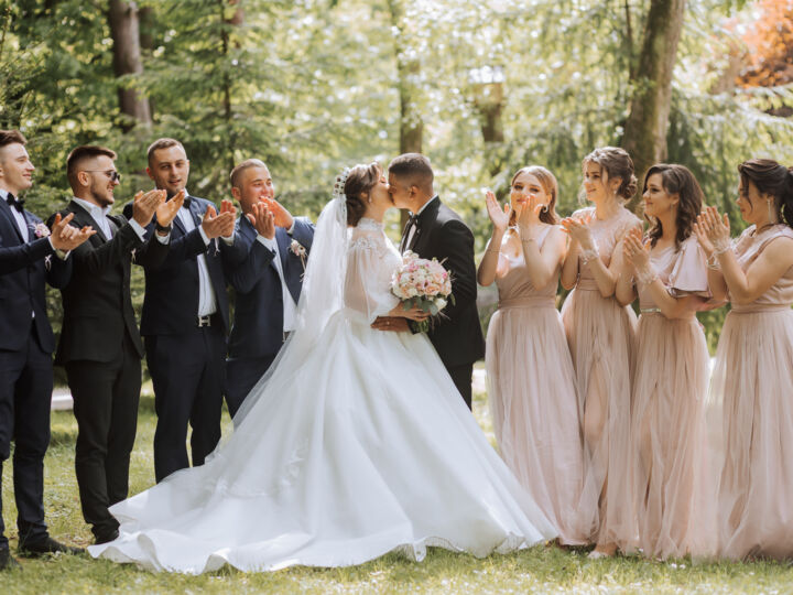 L'effet kiss cool derrière les mariages surprise, qui déstabilisent ...