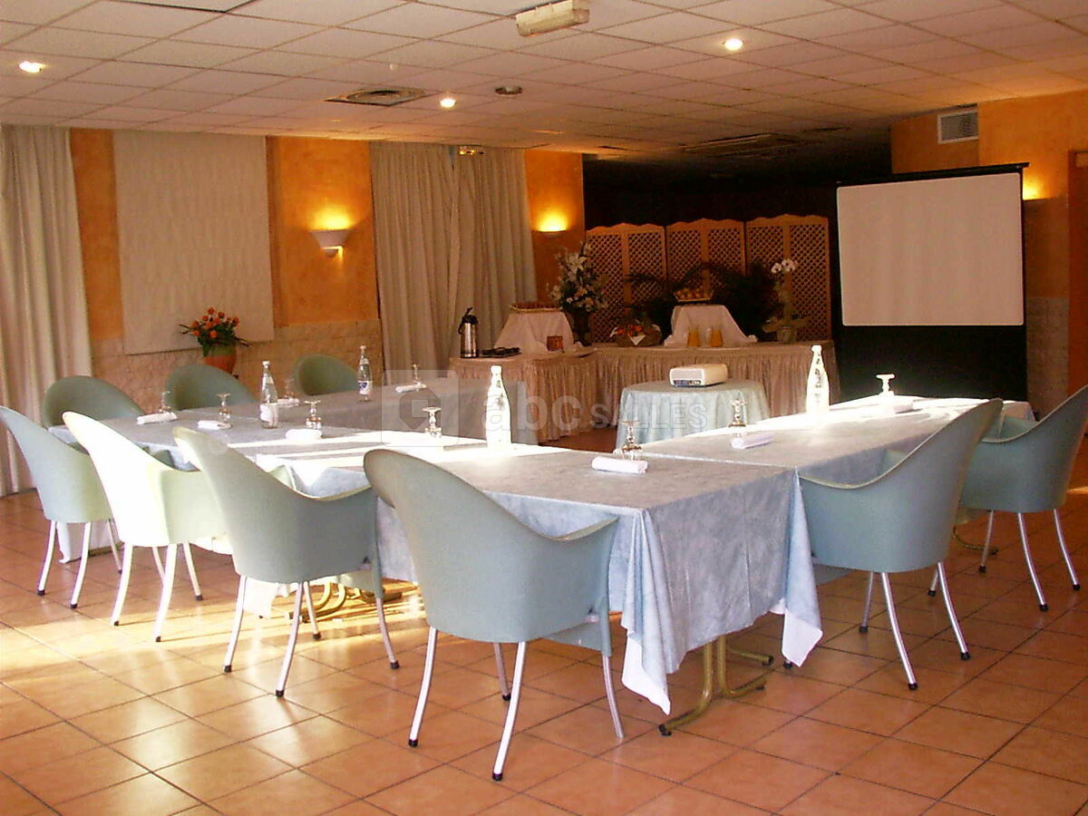 Hôtel Restaurant Le Cesar - ABC Salles