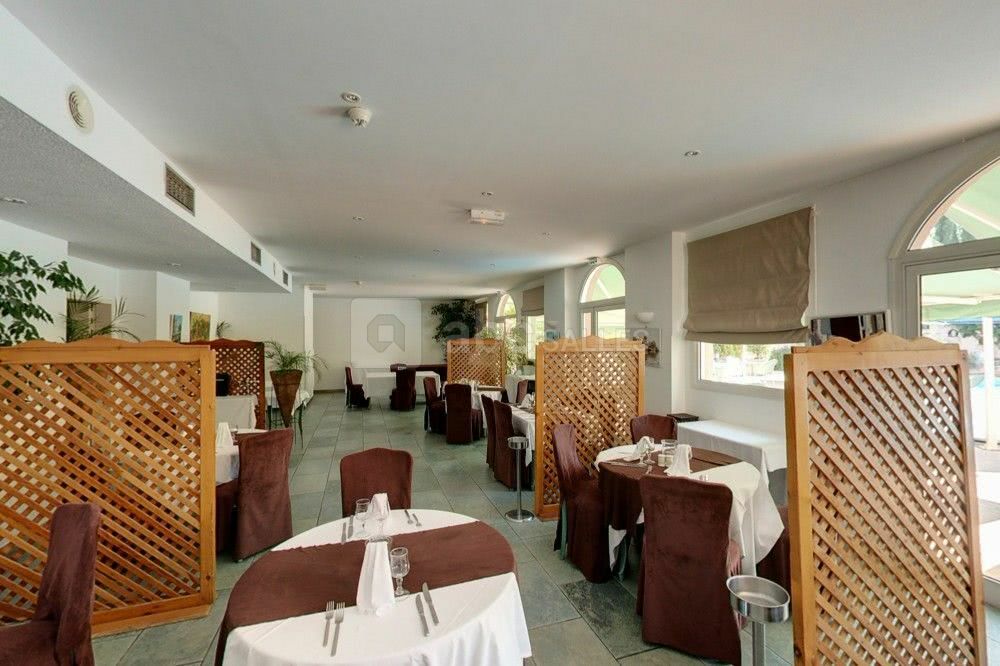 Hôtel Restaurant Le Cesar - ABC Salles