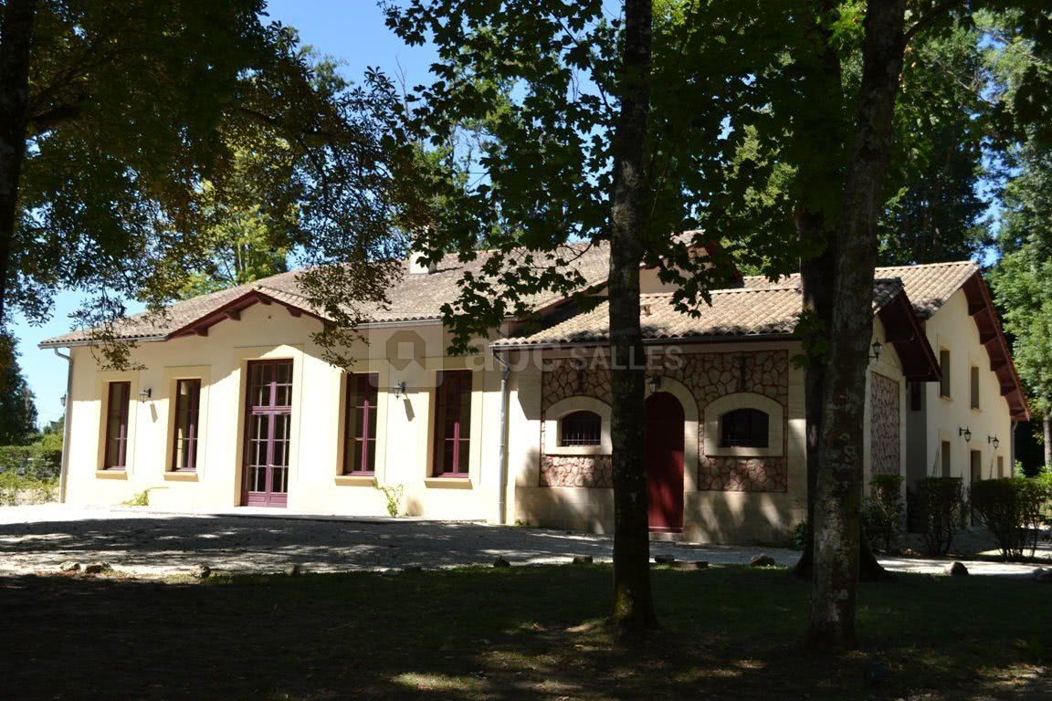 Pavillon du Château Le Thil - ABC Salles