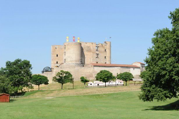Château de Montrond-les-Bains - ABC Salles Château de Montrond-les-Bains - ABC Salles