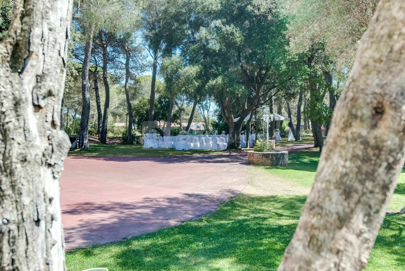 Le Domaine du Castellet - ABC Salles