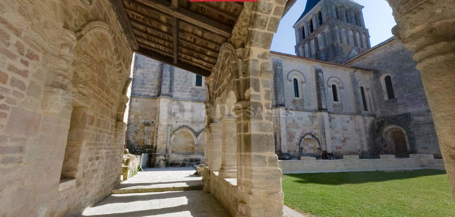 Cellier de l'Abbaye de Saint-Amant-de-Boixe - ABC Salles
